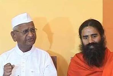 Team Anna upset with Baba Ramdev - FacenFacts