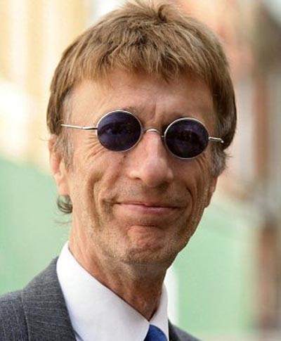 Robin Gibb, the Bee Gees singer dies aged 62 after long battle with ...