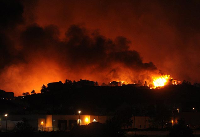 Colorado wildfire leave destruction across the west US, 30k displaced ...