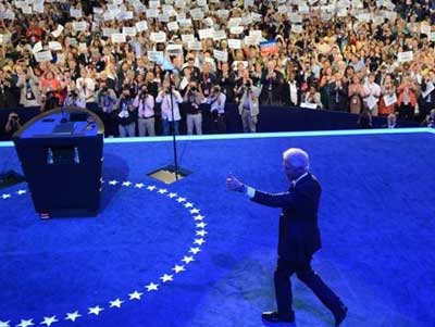 Bill Clinton delivers speech for Obama at Democratic national ...