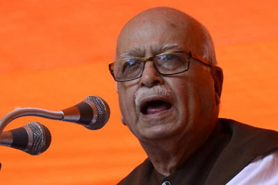 Dev Anand was a democrat: Advani - FacenFacts