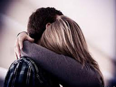 A hug can boost memory, reduce stress - FacenFacts