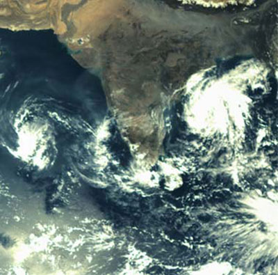 Heavy rains lash Andhra Pradesh coast as cyclone 'Helen' nears - FacenFacts