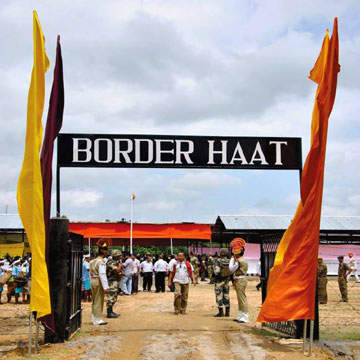 Cry for Hilsa in India-Bangladesh 'border haats' - FacenFacts